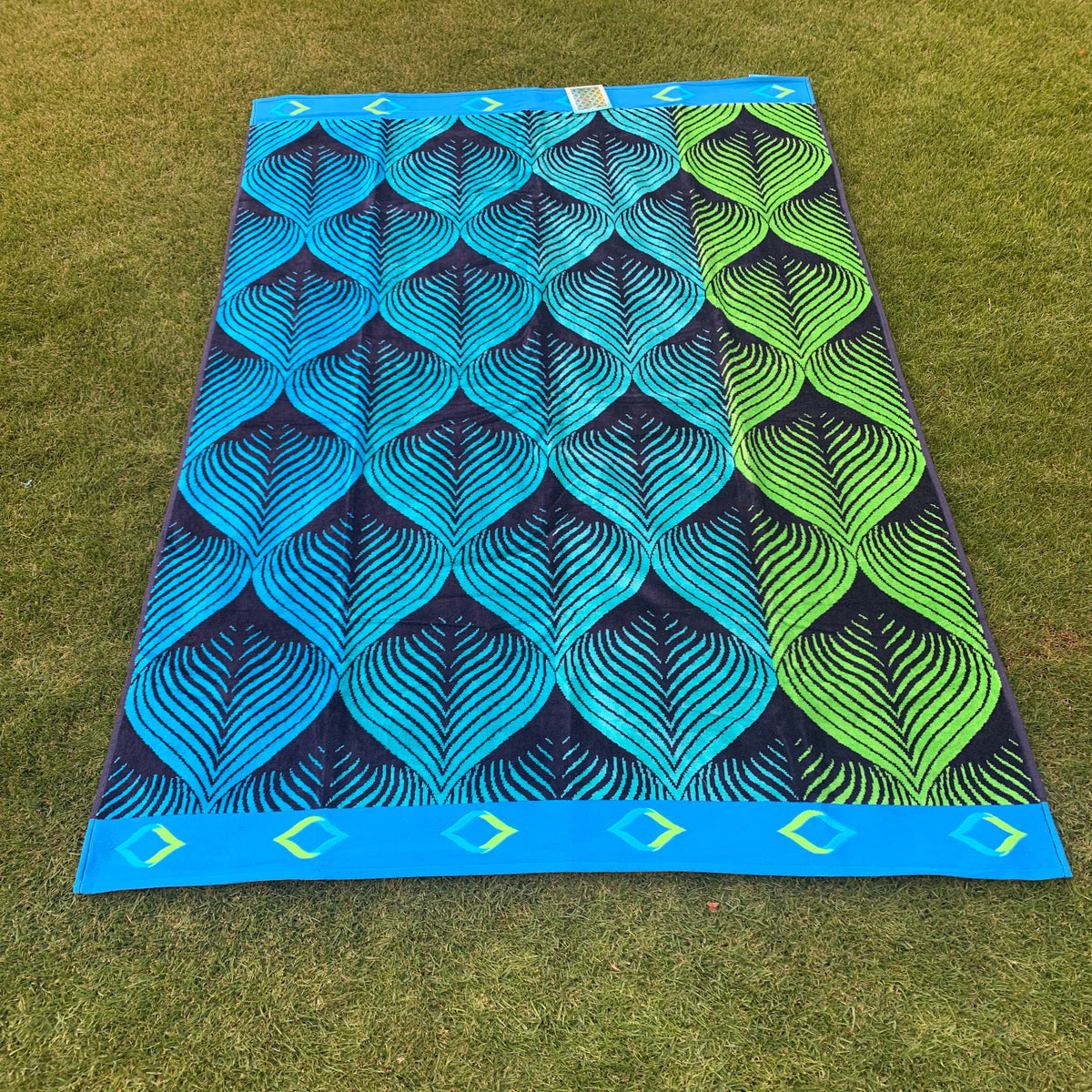 Waves Beach Towel – CottonLandlinens